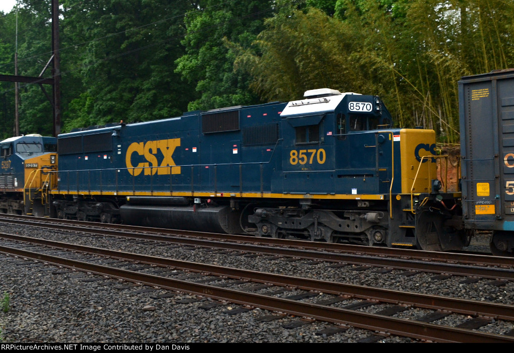 CSX SD50-2 8570 trails on Q410-26